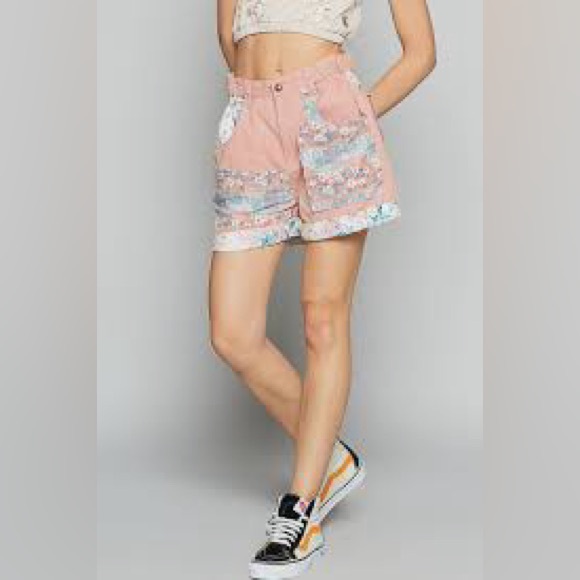 POL | Shorts | Pol Nwot Pink Floral Shorts With Cuff Hem And Pockets ...